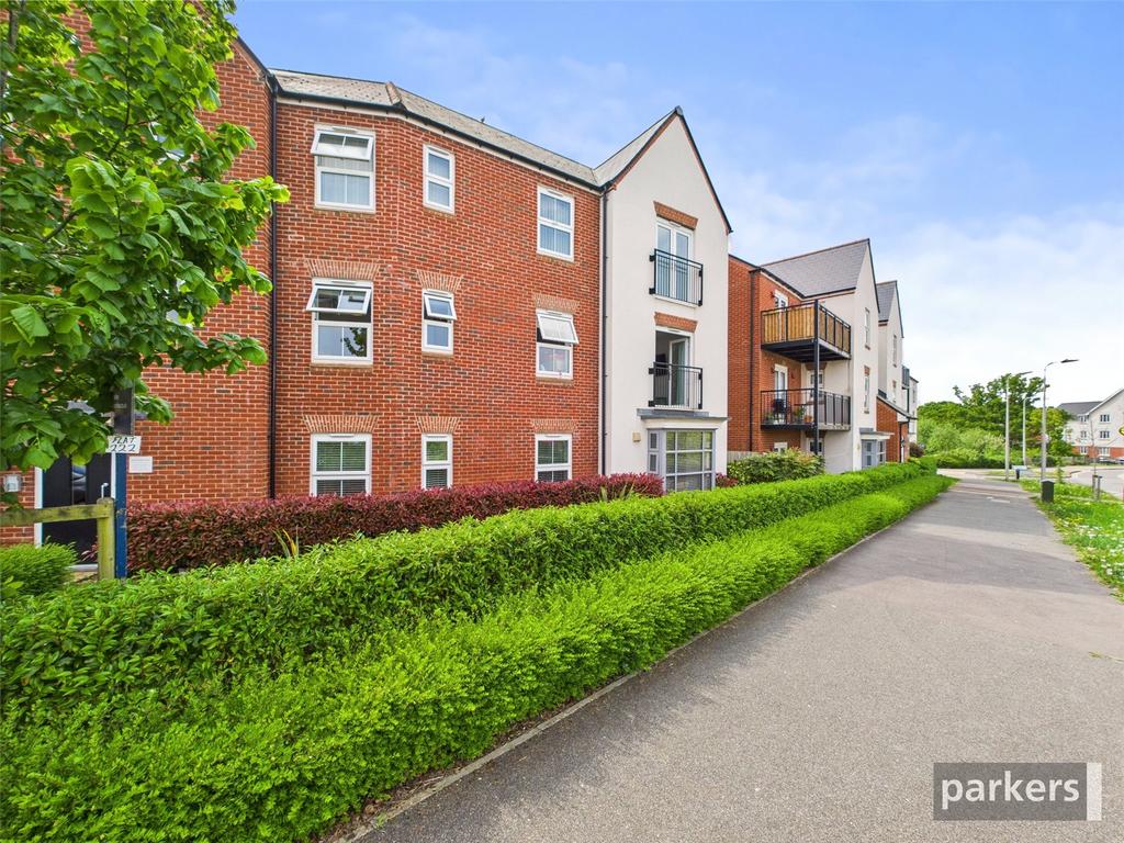 William Heelas Way, Berkshire RG40 2 bed apartment - £335,000