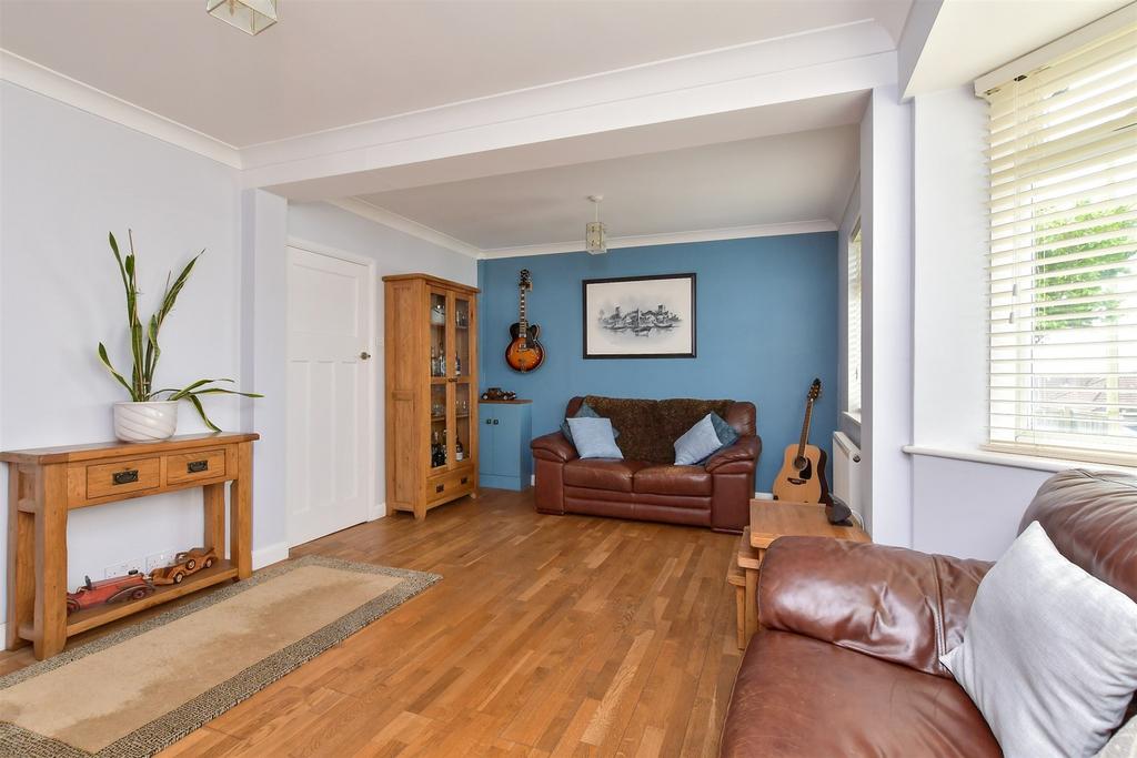 Downsview Avenue, Brighton BN2 3 bed bungalow - £363,000