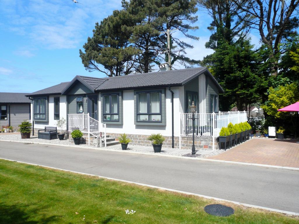 Willowside Park, Scorrier TR16 2 bed park home - £215,000