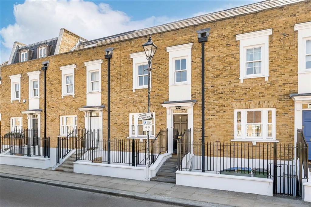 King George Street, London SE10 3 bed terraced house for sale - £1,320,000