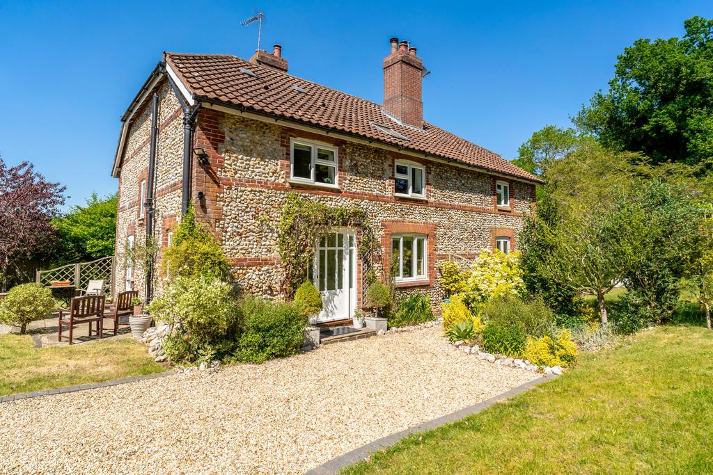 South Creake 3 bed semi-detached house for sale - £575,000