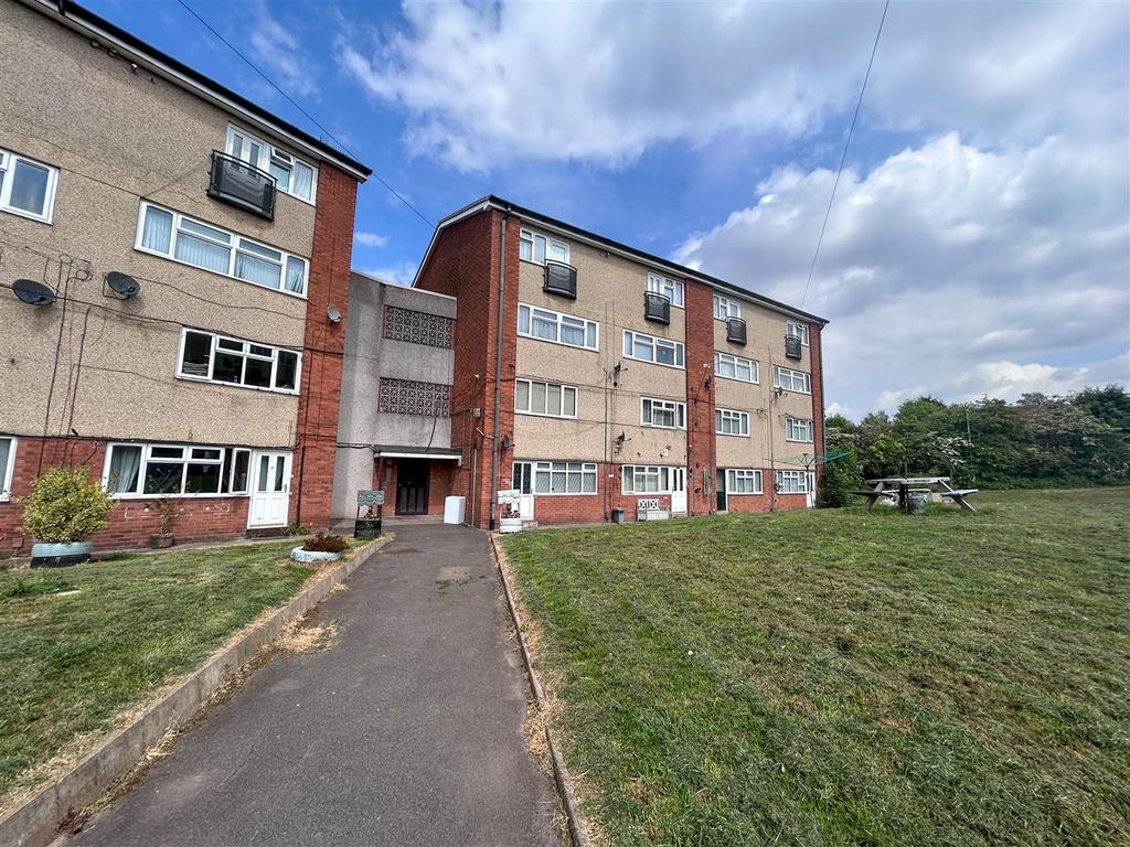 Trinity Road, Stourbridge, DY8 4JJ 3 bed flat for sale - £125,000