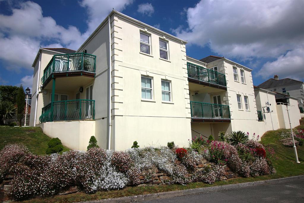 Kingdom Place, Saltash 2 bed apartment - £300,000