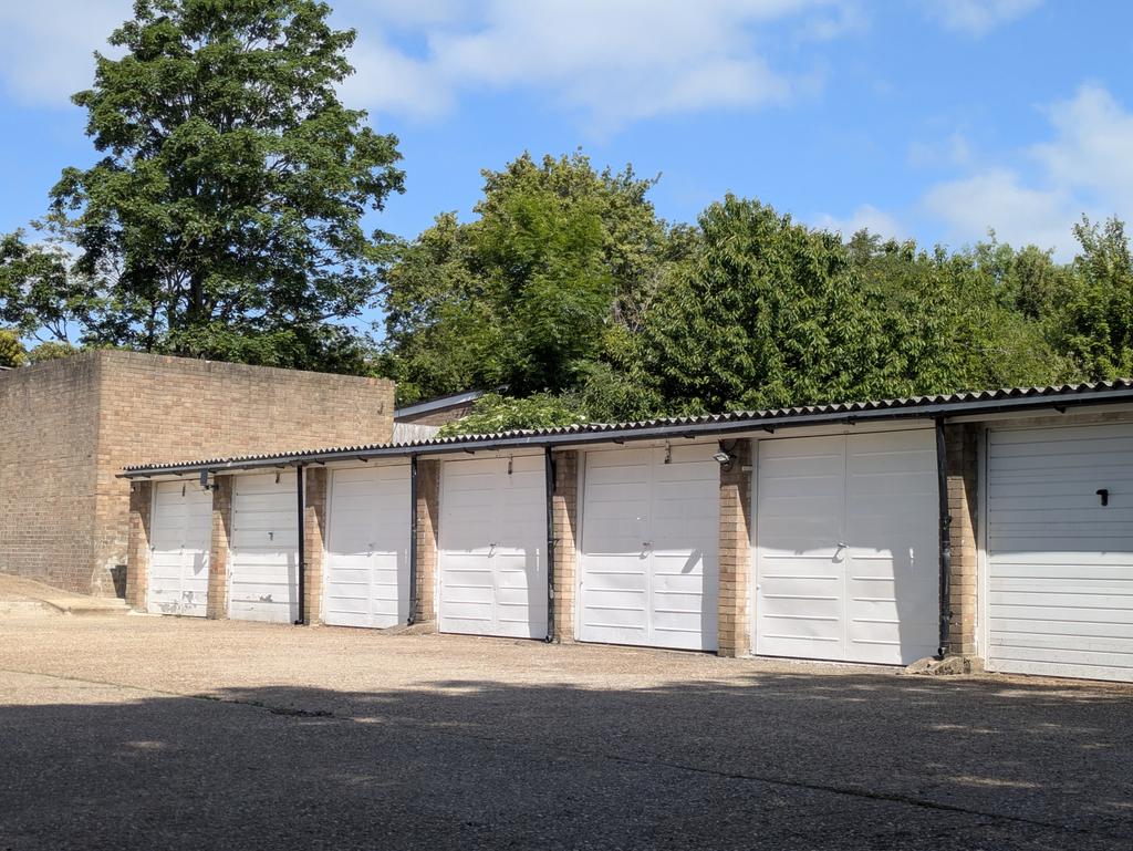 garage 27 Maya Close, N2 Garage for sale - £37,500