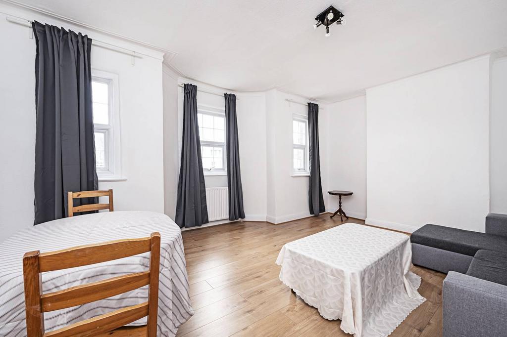 Ashbourne Mansions, Temple Fortune... 1 bed flat - £1,600 pcm (£369 pw)