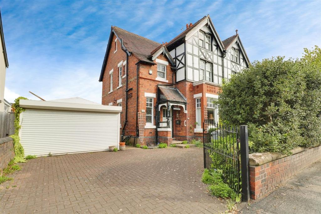 Crewe Road, Alsager 6 bed semi-detached house for sale - £550,000