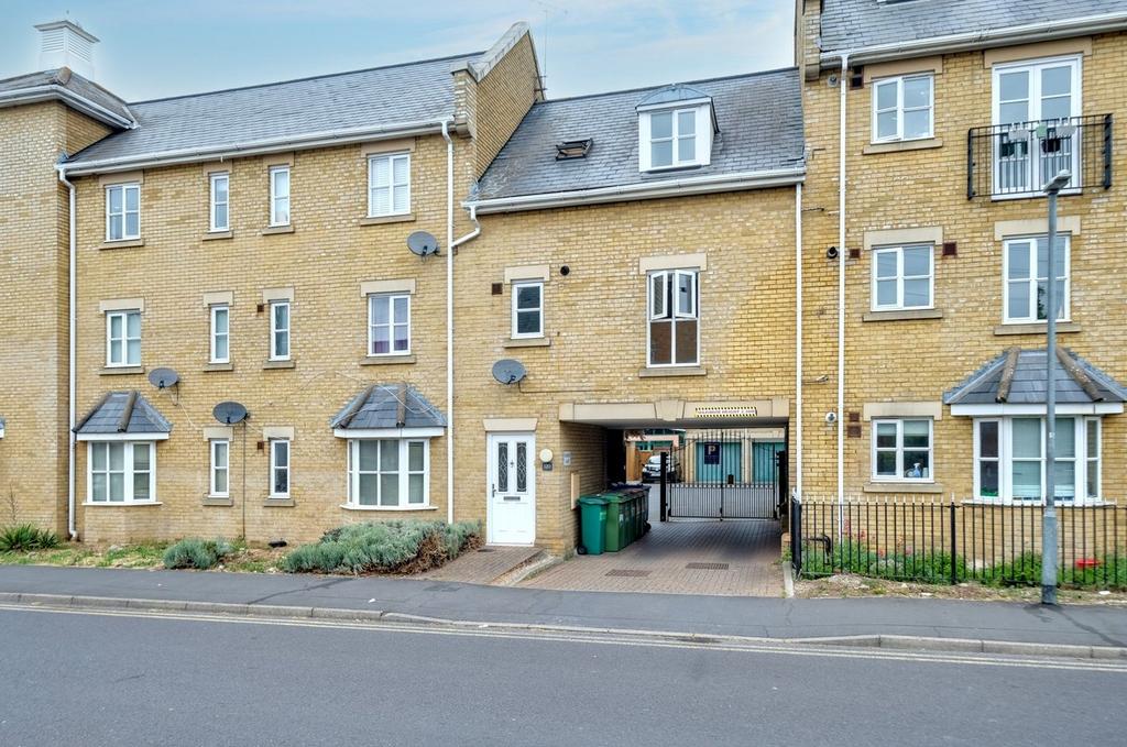 New Writtle Street, Chelmsford CM2 2 bed duplex for sale - £280,000
