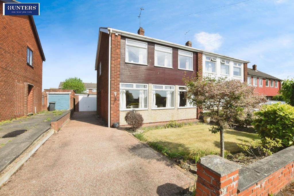 Eton Drive, Scunthorpe, DN17 2PL 3 bed semi-detached house for sale - £ ...