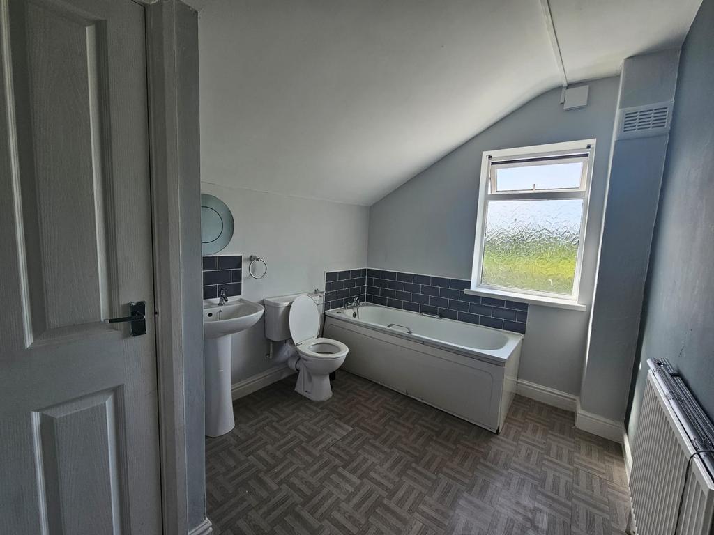 Cleveland Street, Grimsby DN31 2 bed end of terrace house to rent - £575 pcm (£133 pw)