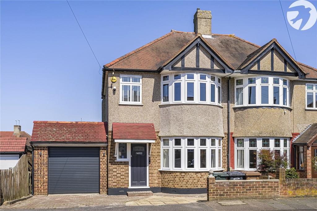 Wentworth Drive, West Dartford, Kent... 3 bed semi-detached house for sale - £525,000