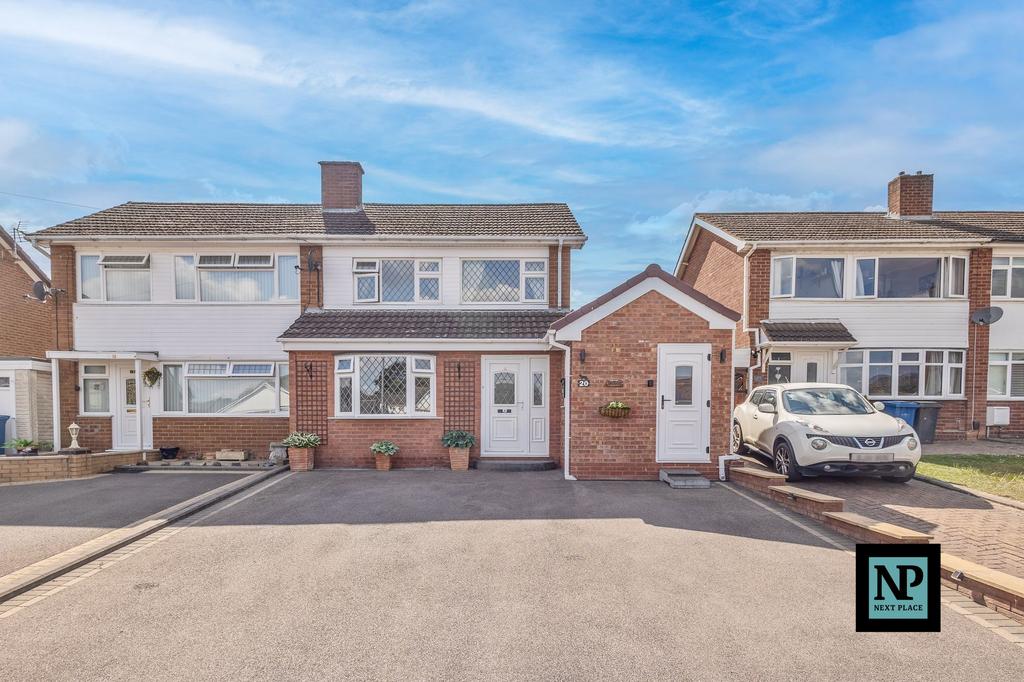 Highcliffe Road, Tamworth, B77 4 bed semi-detached house - £290,000