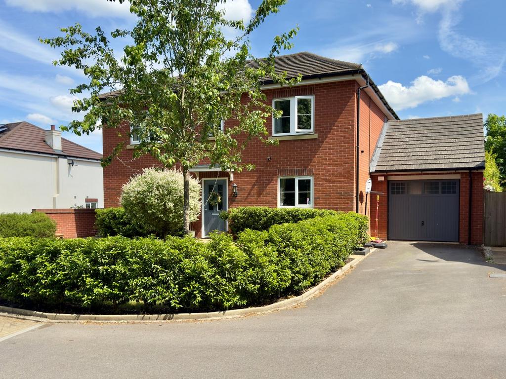 Old Canal View, Wantage, OX12 4 bed detached house for sale - £590,000