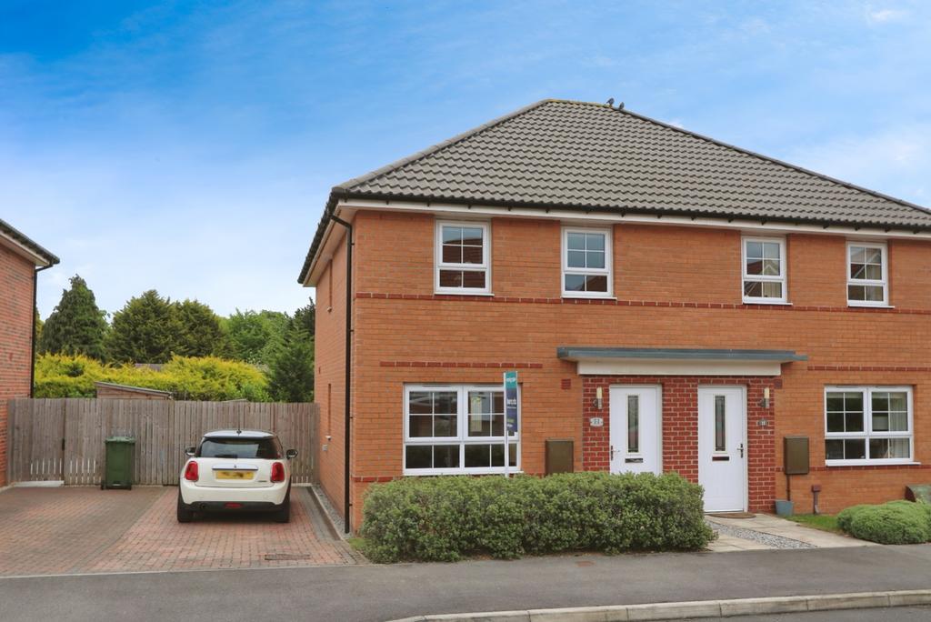 Jack Harrison Avenue, Cottingham... 3 bed semi-detached house - £240,000