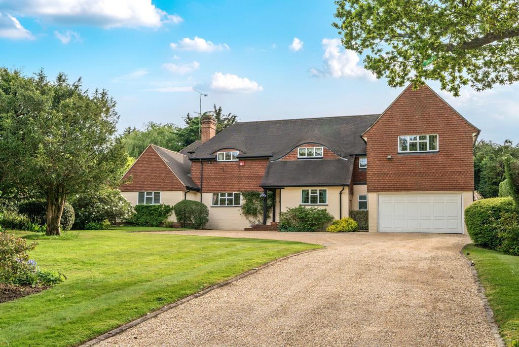 Pine Walk, East Horsley, KT24 5 bed detached house for sale - £2,395,000