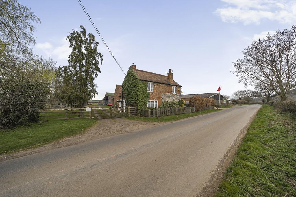Walcote, Alcester, Warwickshire 3 bed farm house - £1,800 pcm (£415 pw)