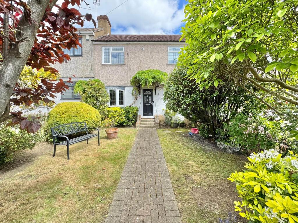 Manor Way, Brentwood CM14 3 bed terraced house for sale - £425,000