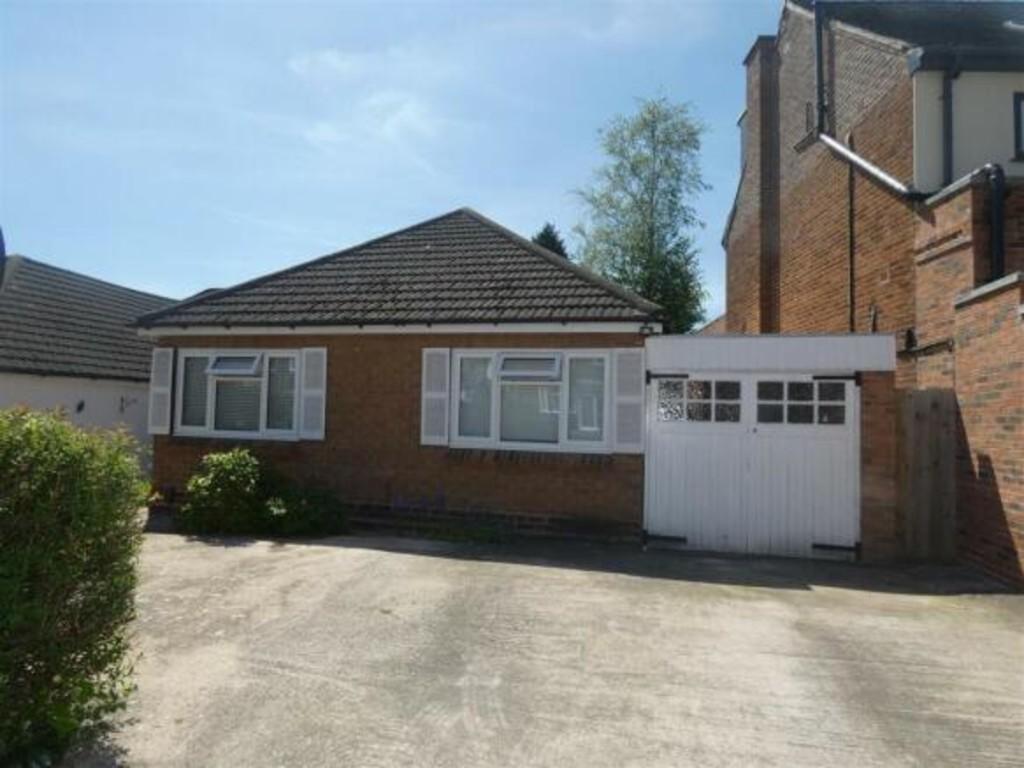 Berwood Farm Road, Sutton Coldfield B72 3 bed semi-detached bungalow ...