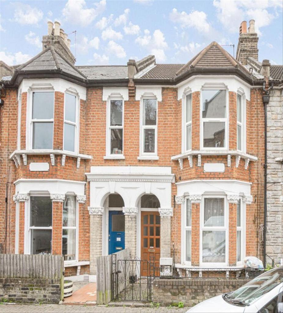 Hazelbourne Road, London SW12 4 bed house - £4,000 pcm (£923 pw)