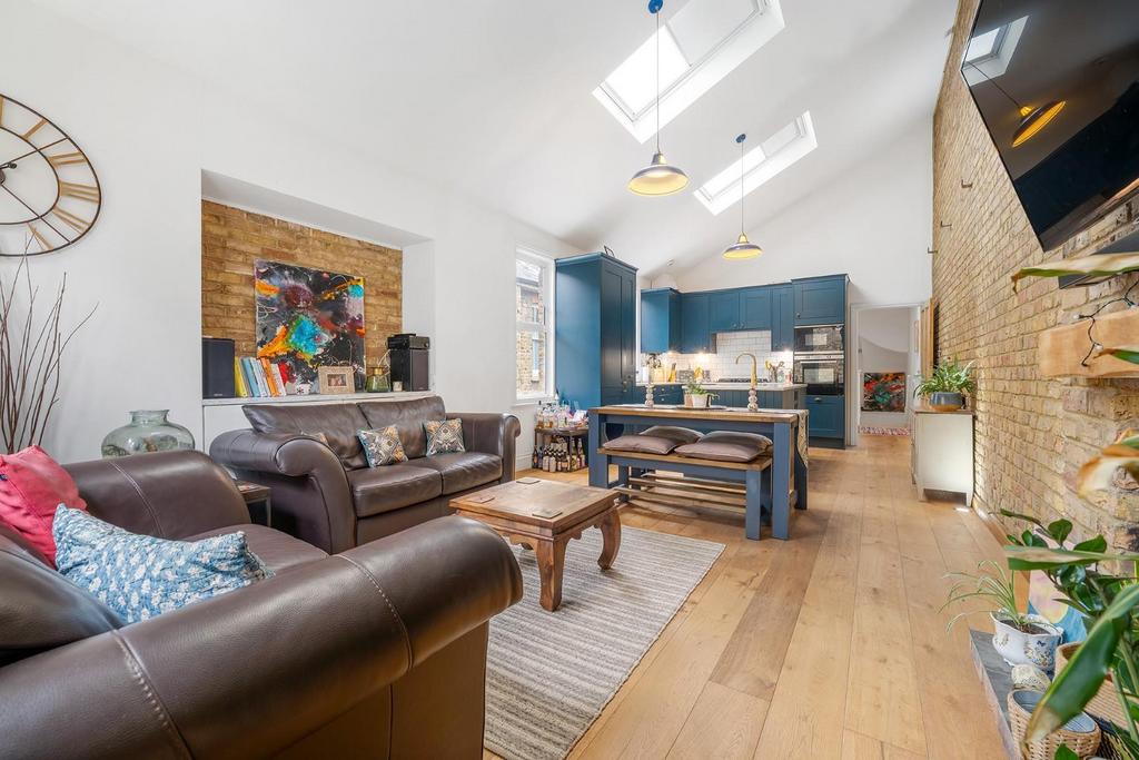 Lyham Road, SW2 4 bed flat for sale - £615,000