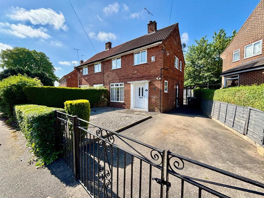 Fearnville Close, Leeds, LS8 2 bed semi-detached house - £229,995