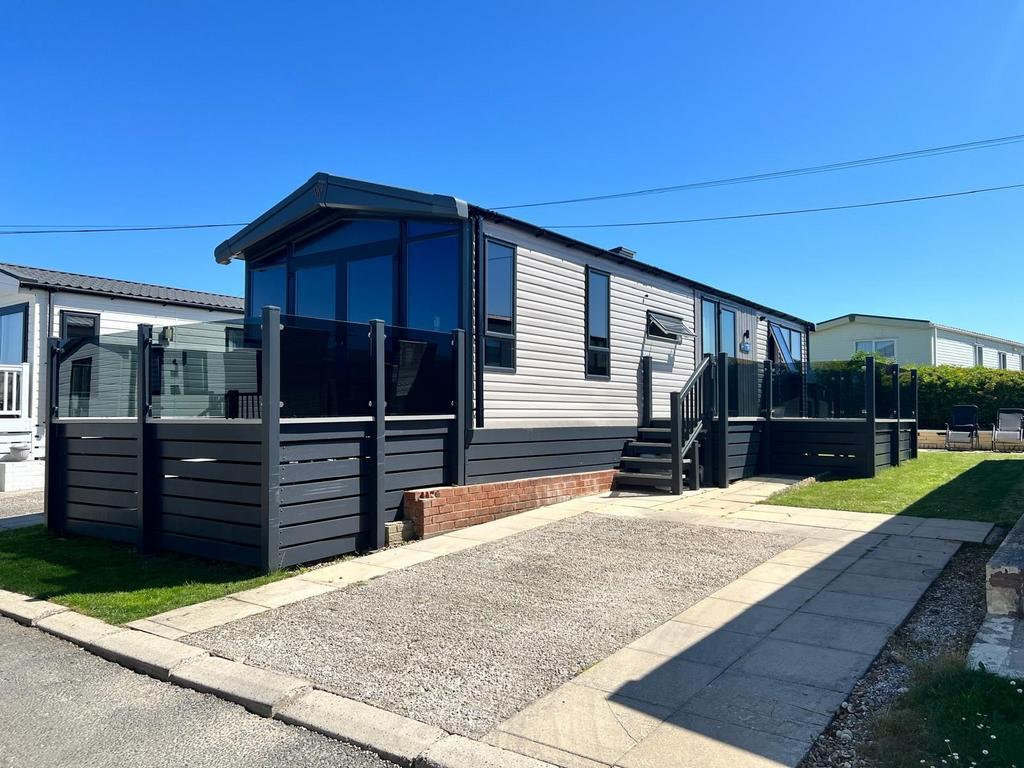 Smithy Caravan Park, Cabus Nook Lane... 2 bed park home for sale - £86,000