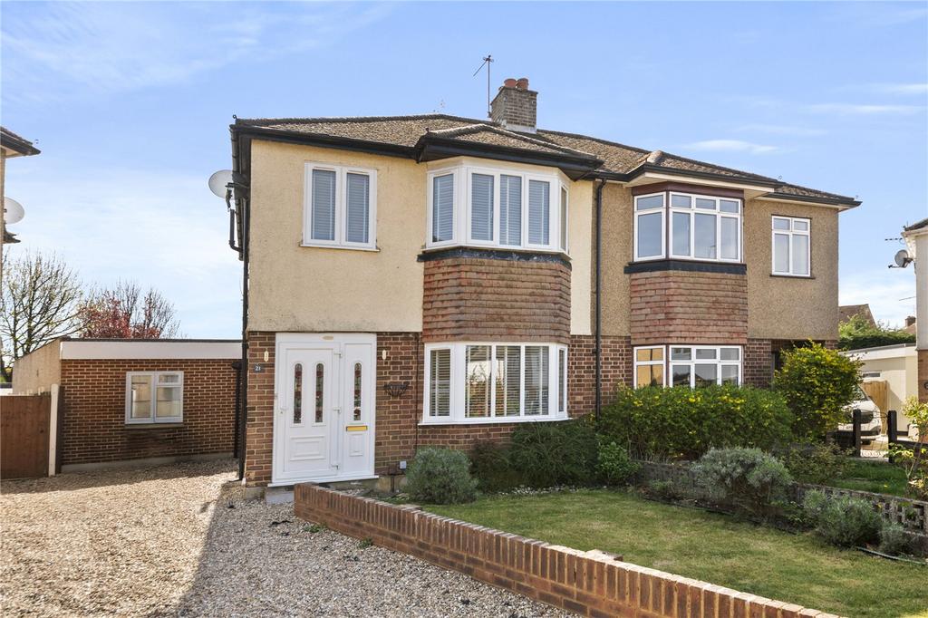 Leys Close, Uxbridge UB9 3 bed semi-detached house - £550,000