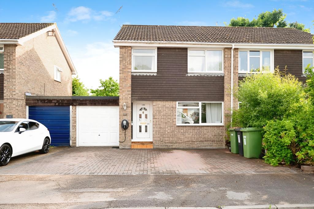 Eastleigh SO50 3 bed semi-detached house for sale - £325,000