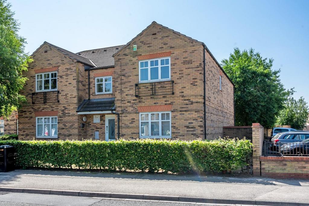 Oak Tree Court, Haxby, York 2 bed apartment for sale - £175,000