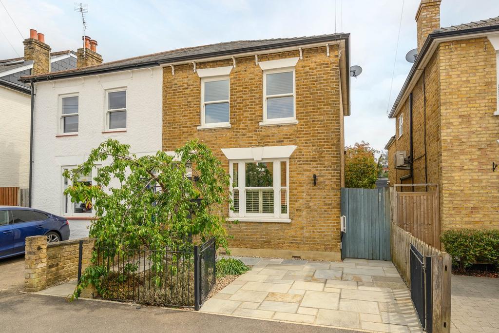 Mayo Road, Walton-on-Thames, KT12 3 bed semi-detached house for sale ...