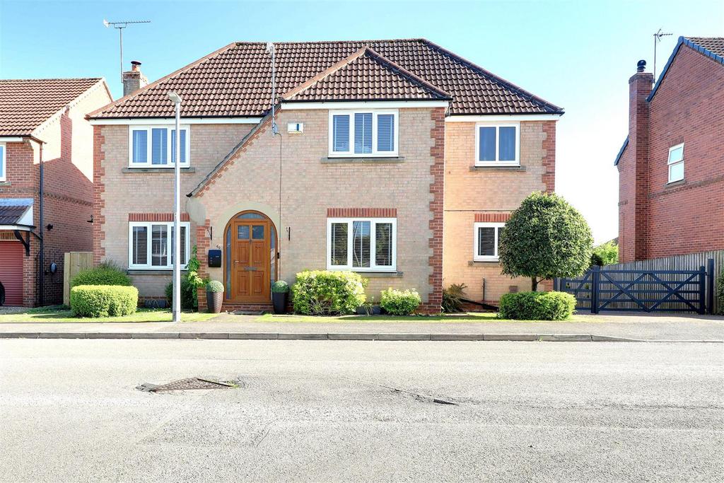 The Stray, South Cave 4 bed detached house for sale - £435,000
