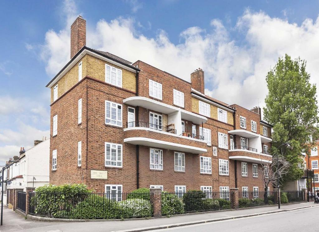 Carnwath Road, London SW6 4 bed flat - £3,098 pcm (£715 pw)