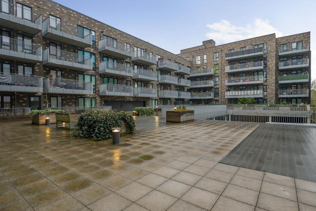 Windsor Road, Slough, 0, SL1 2NE 1 bed apartment - £200,000