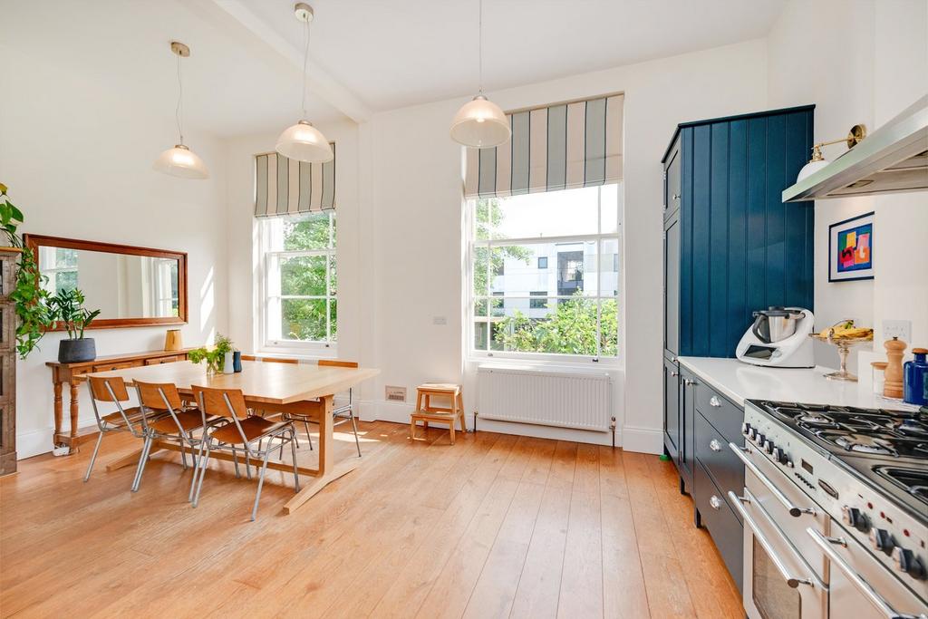 Princess Road, London NW6 3 bed apartment - £3,500 pcm (£808 pw)