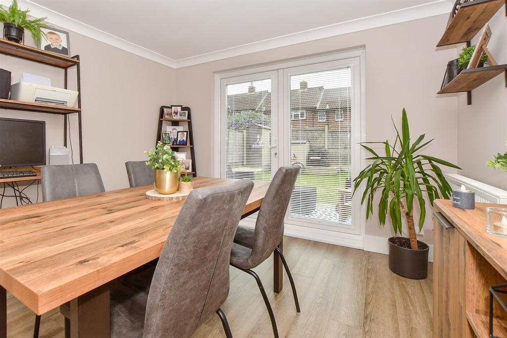 Beatty Close, Folkestone, Kent 3 bed end of terrace house - £270,000