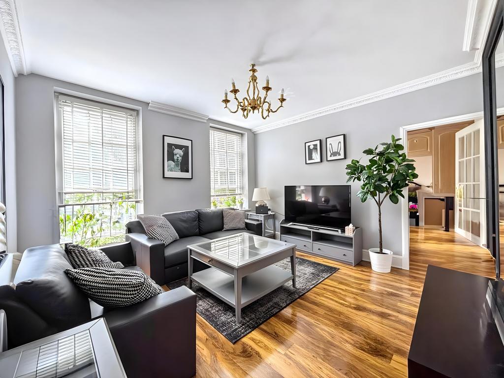 Frampton Street, London NW8 2 bed flat - £2,295 pcm (£530 pw)