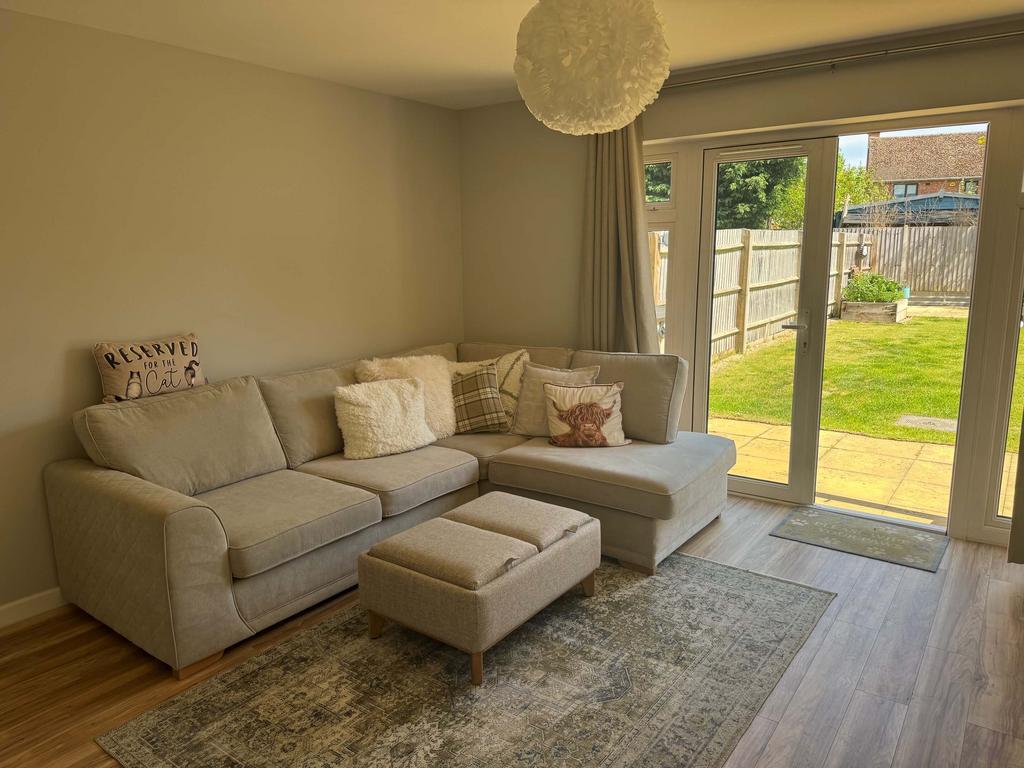 at 53 Bonners Mead, Oxfordshire... 2 bed house for sale - £385,000