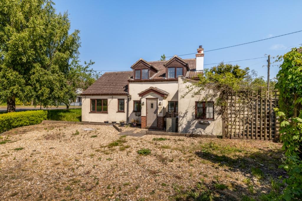 Hoffleet Stow, Bicker, Boston... 3 bed detached house - £135,000