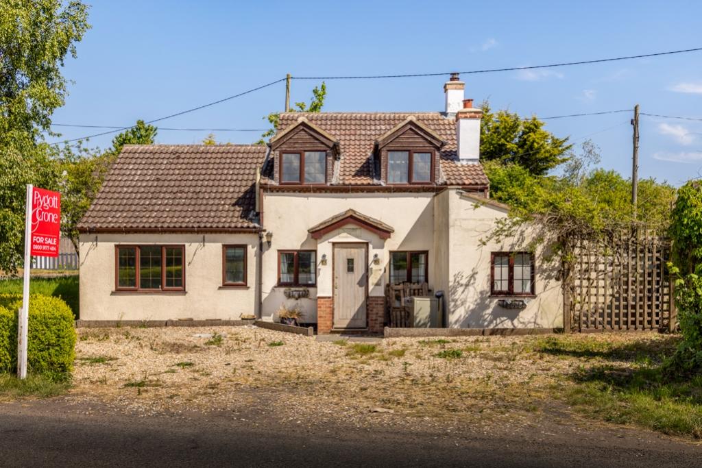 Hoffleet Stow, Bicker, Boston... 3 bed detached house - £135,000