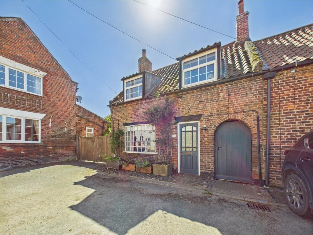 Main Street, North Frodingham, YO25 8JX 2 bed link detached house for ...