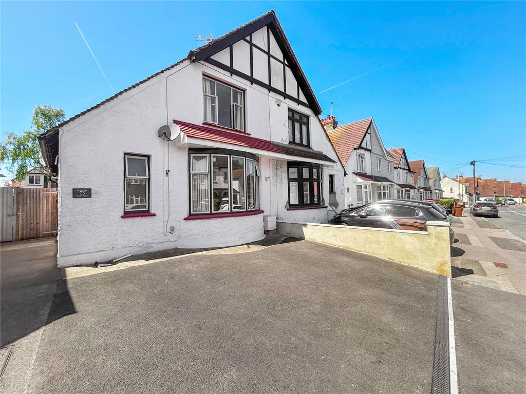 Twydall Lane, Twydall, Kent, ME8 2 bed semi-detached house for sale - £ ...