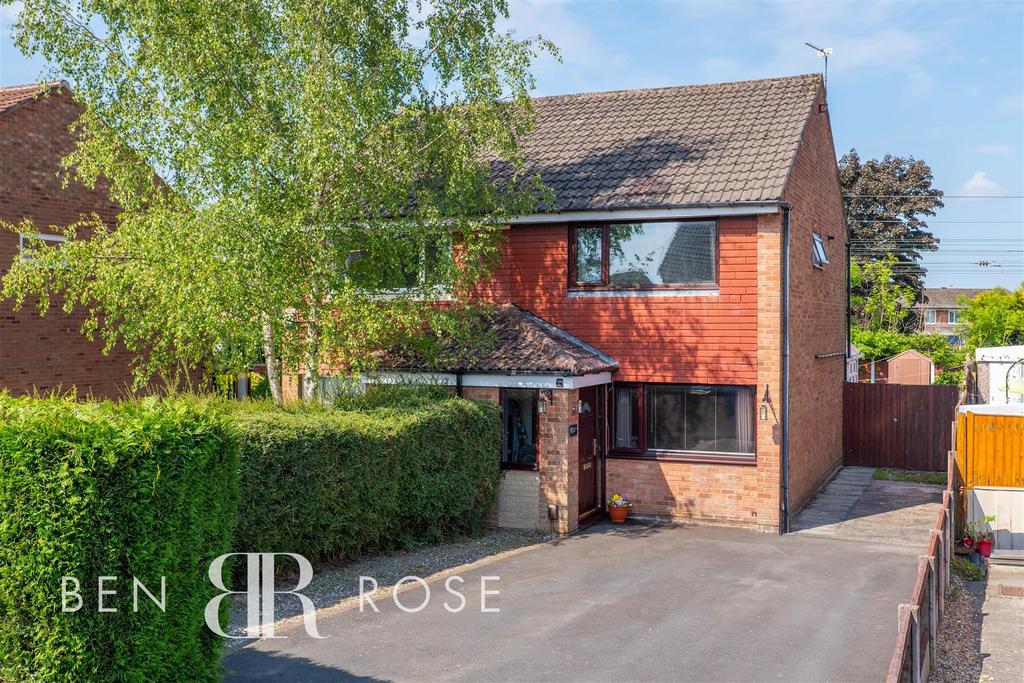 Countess Way, Euxton, Chorley 2 bed semi-detached house for sale - £174,995