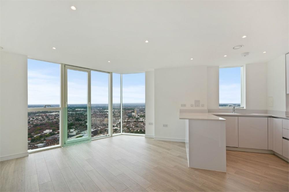 Pinnacle Apartments, Saffron Central... 2 bed apartment to rent - £ ...