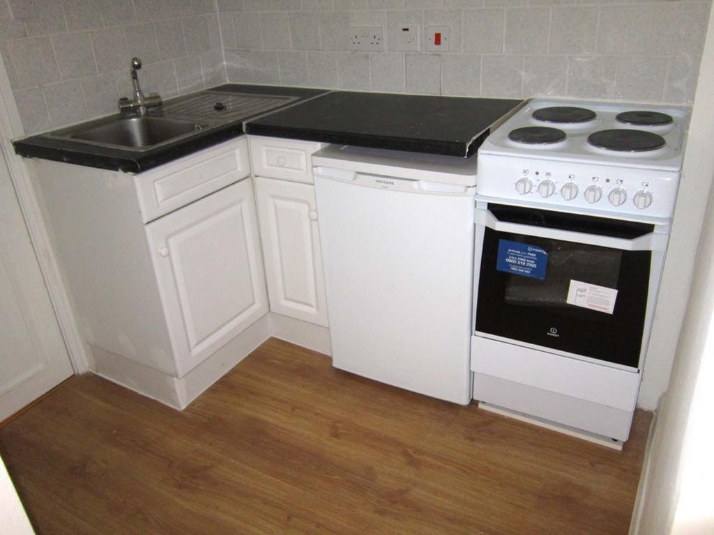 Flat C, 17 Yeldham Road, London 1 bed flat - £1,343 pcm (£310 pw)