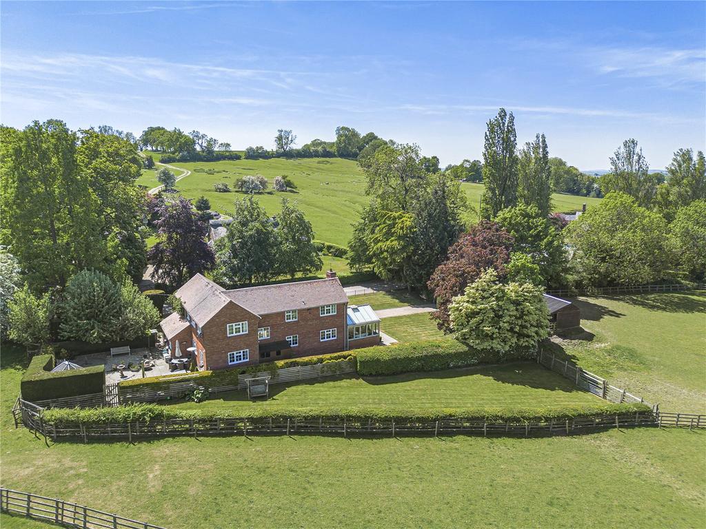London End, Priors Hardwick, Southam... 4 bed equestrian property - £ ...