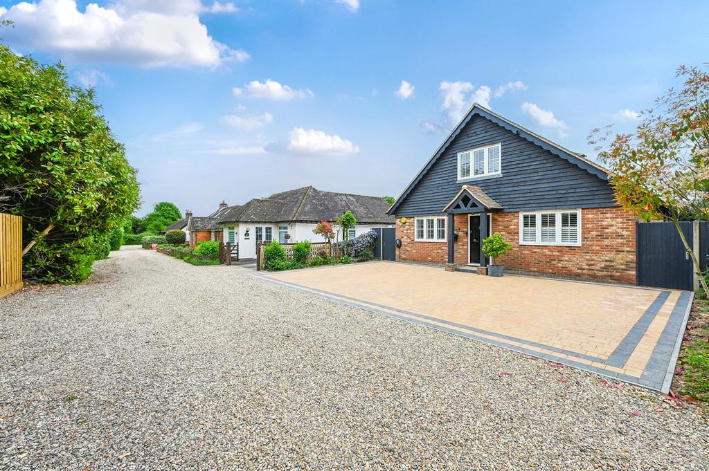 Orchard Lane, Ashford TN25 6 bed detached house for sale - £850,000