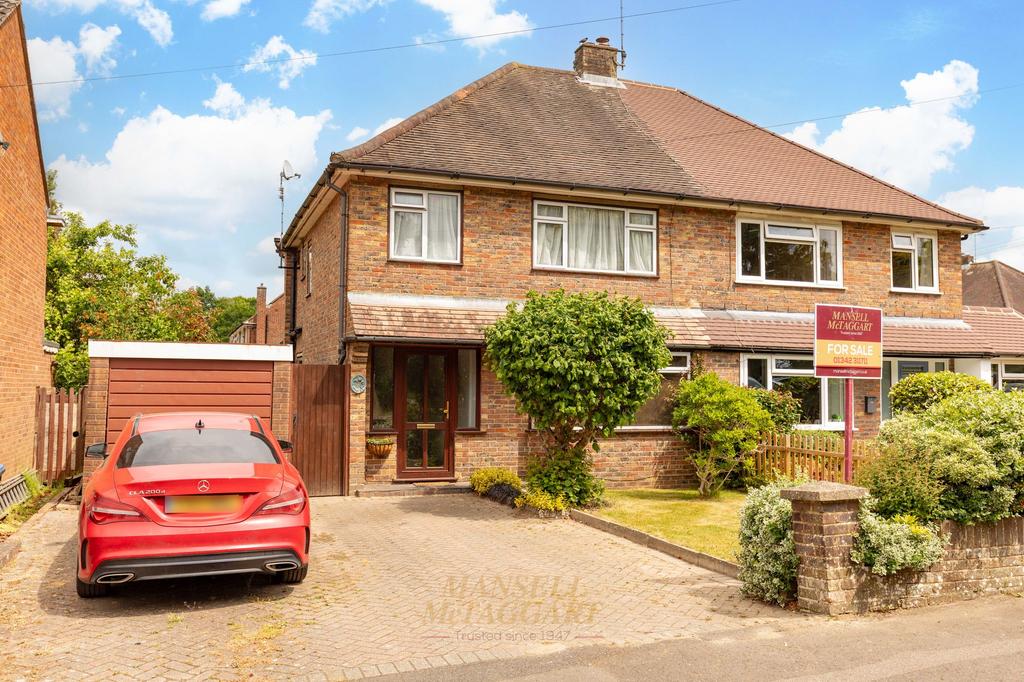Felbridge Close, East Grinstead RH19 3 bed semi-detached house for sale - £425,000
