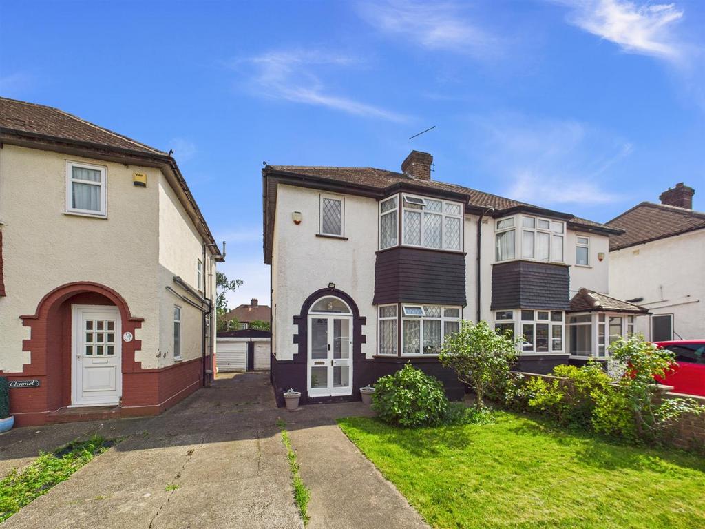 Clyfford Road, Ruislip HA4 3 bed semi-detached house for sale - £615,000