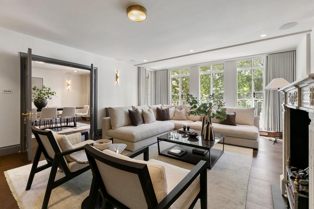 Lowndes Lodge, 13-16 Cadogan Place... 5 bed flat to rent - £22,100 pcm ...