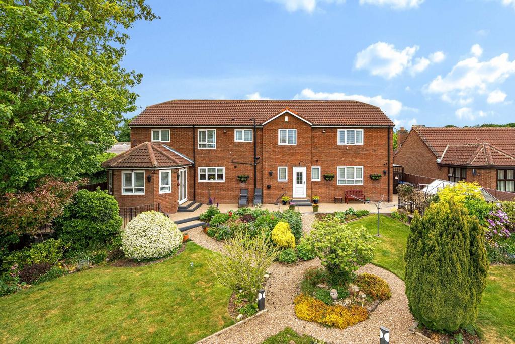 Ash Tree Garth, Barkston Ash, Tadcaster 5 bed detached house for sale ...