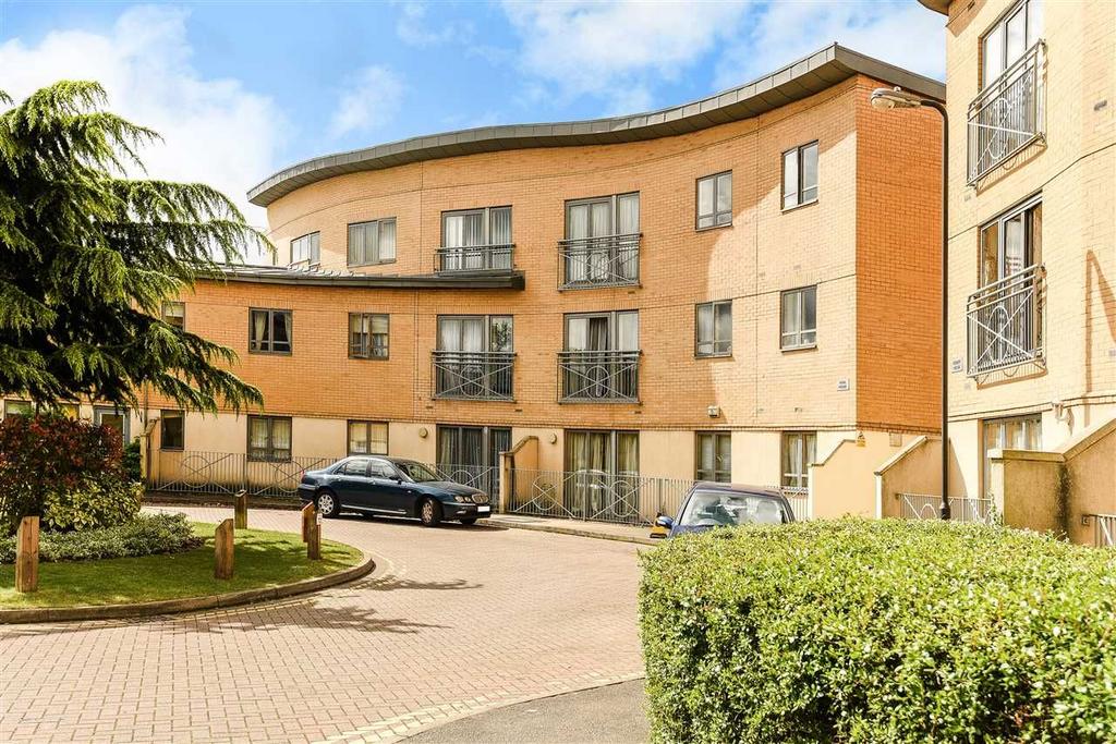 Sovereign Place, Harrow HA1 2 bed flat - £325,000